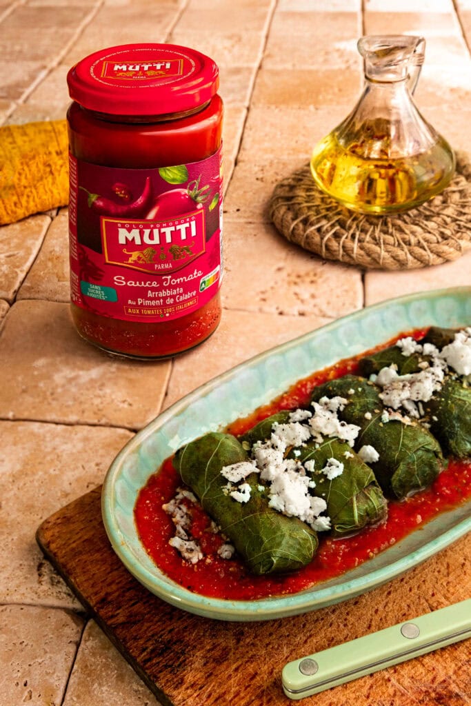 Feuilles de vigne farcies à la sauce tomate arrabbiata | Recette Mutti